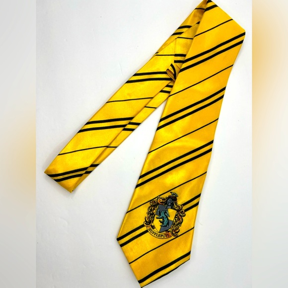 Warner Bros. | Accessories | Hogwarts Hufflepuff House Tie Wizarding ...